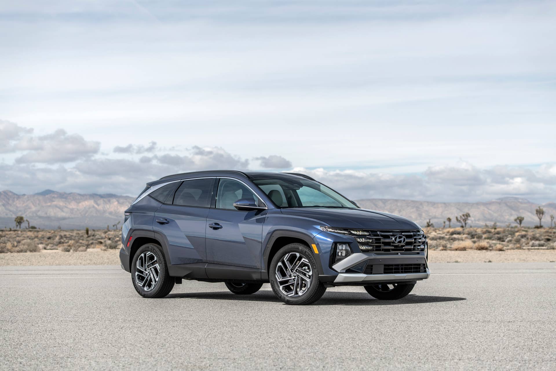 2026 Hyundai Tucson vs Honda CR-V: 3 Key Differences - Road Ethos