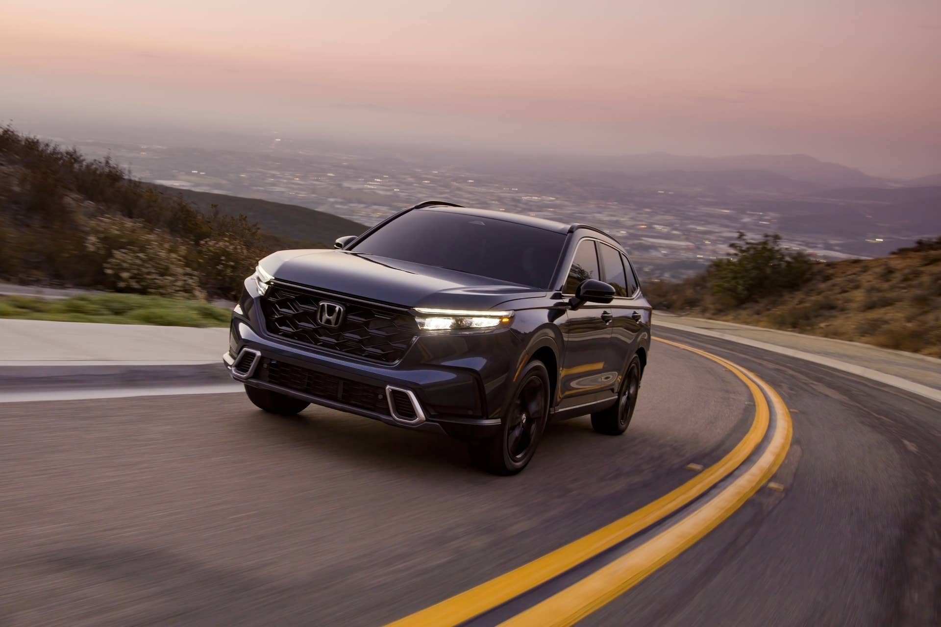 2026 Hyundai Tucson vs Honda CR-V: 3 Key Differences - Road Ethos