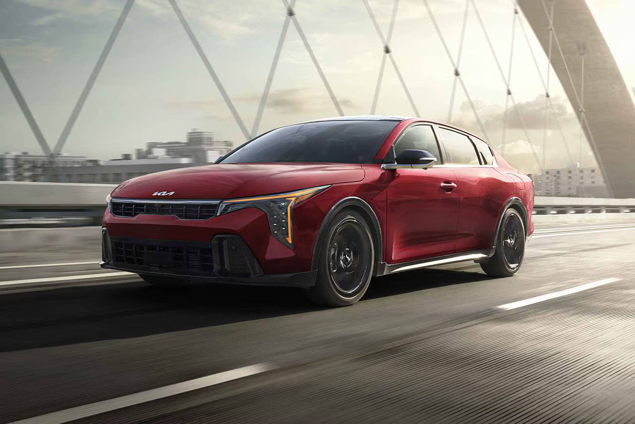 Kia K4 vs. Honda Civic: The Challenger Has Arrived, But The Throne Isn ...