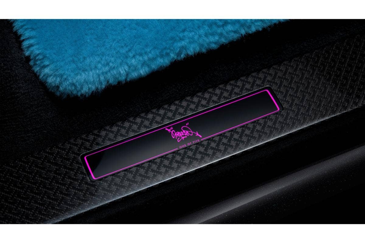 Rolls-Royce Turns the Black Badge Cullinan Into a Moving Canvas With ...