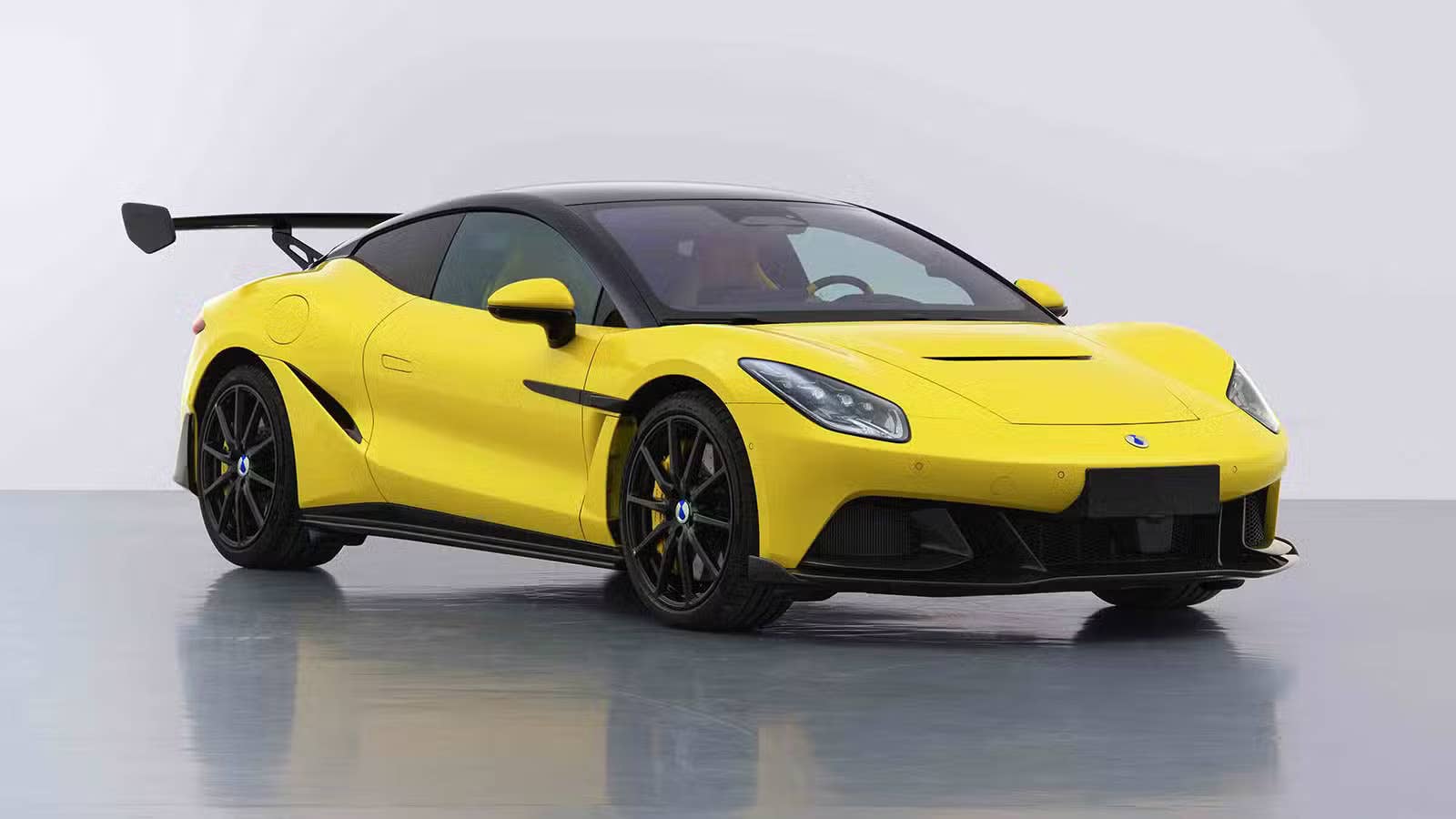 The Denza Z Is A 1,582 HP Electric Porsche Rival, And It Is Coming ...